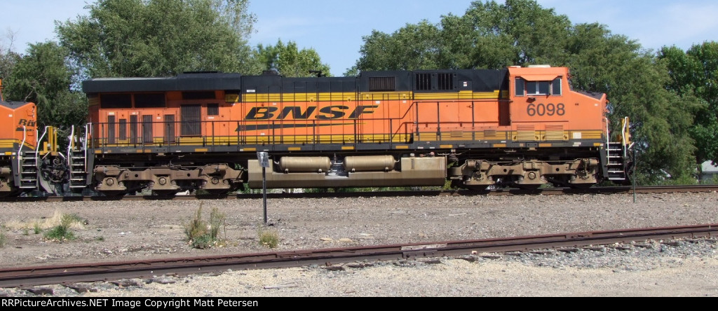 BNSF 6098